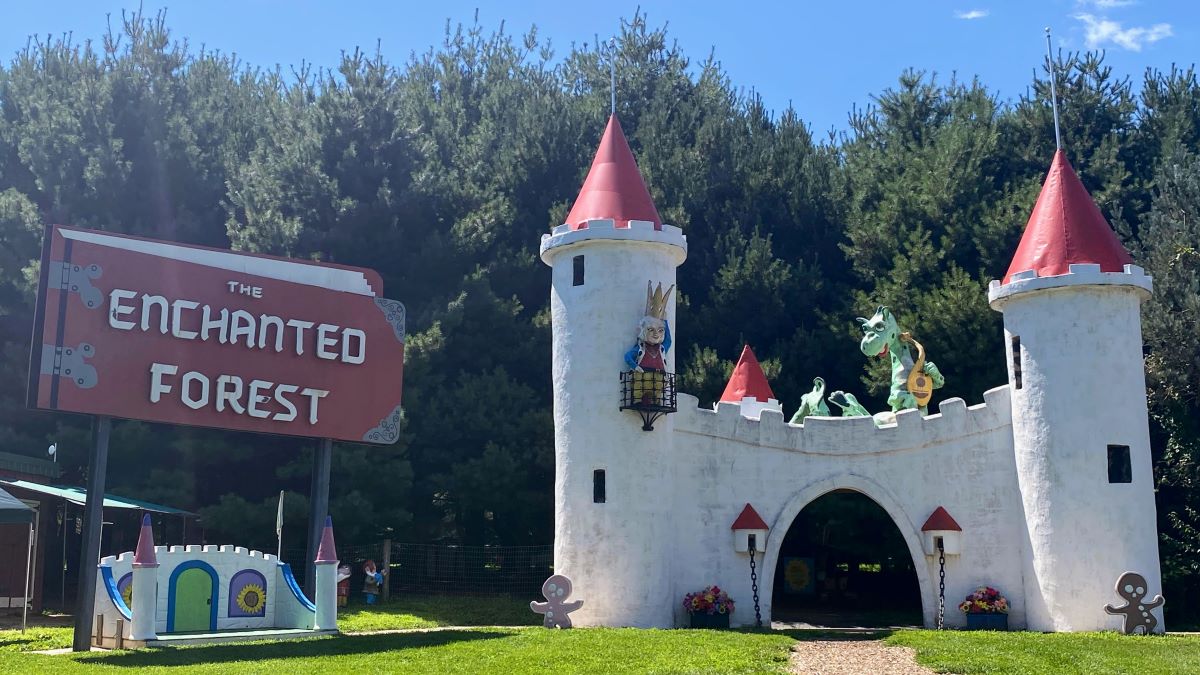 Old time Family Fun at Clark's Elioak Farm! - Family Travels on a Budget